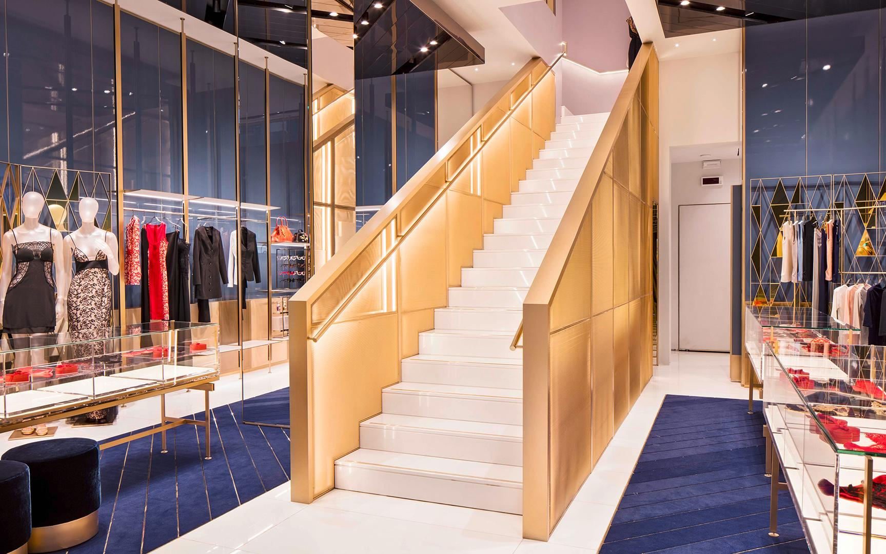 Clothing Apparel Store Showroom Display - Boutique Store Design, Retail ...